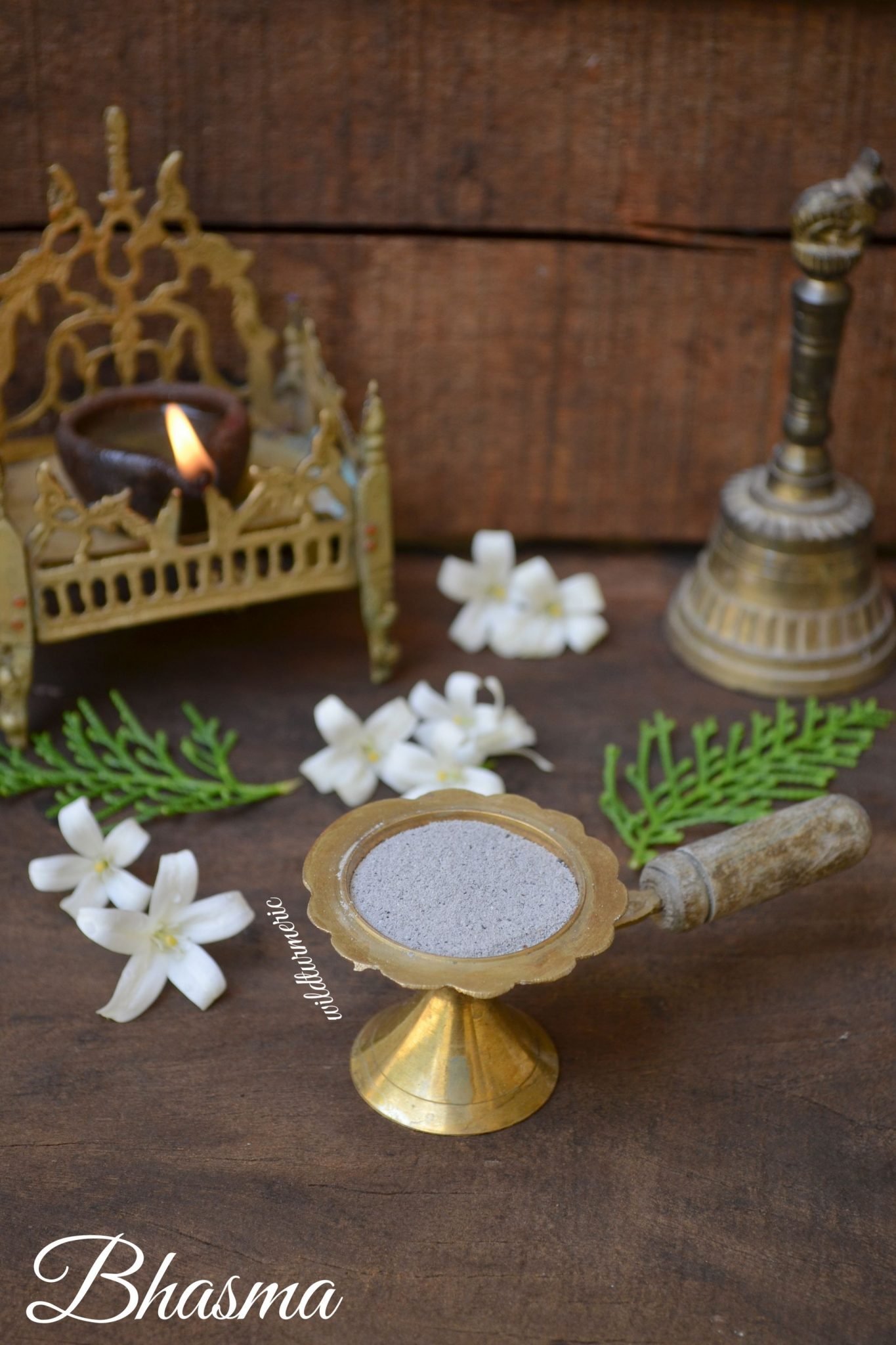 5 Top Benefits & Uses Of Vibhuti (Bhasma | Holy Ash) - Wildturmeric