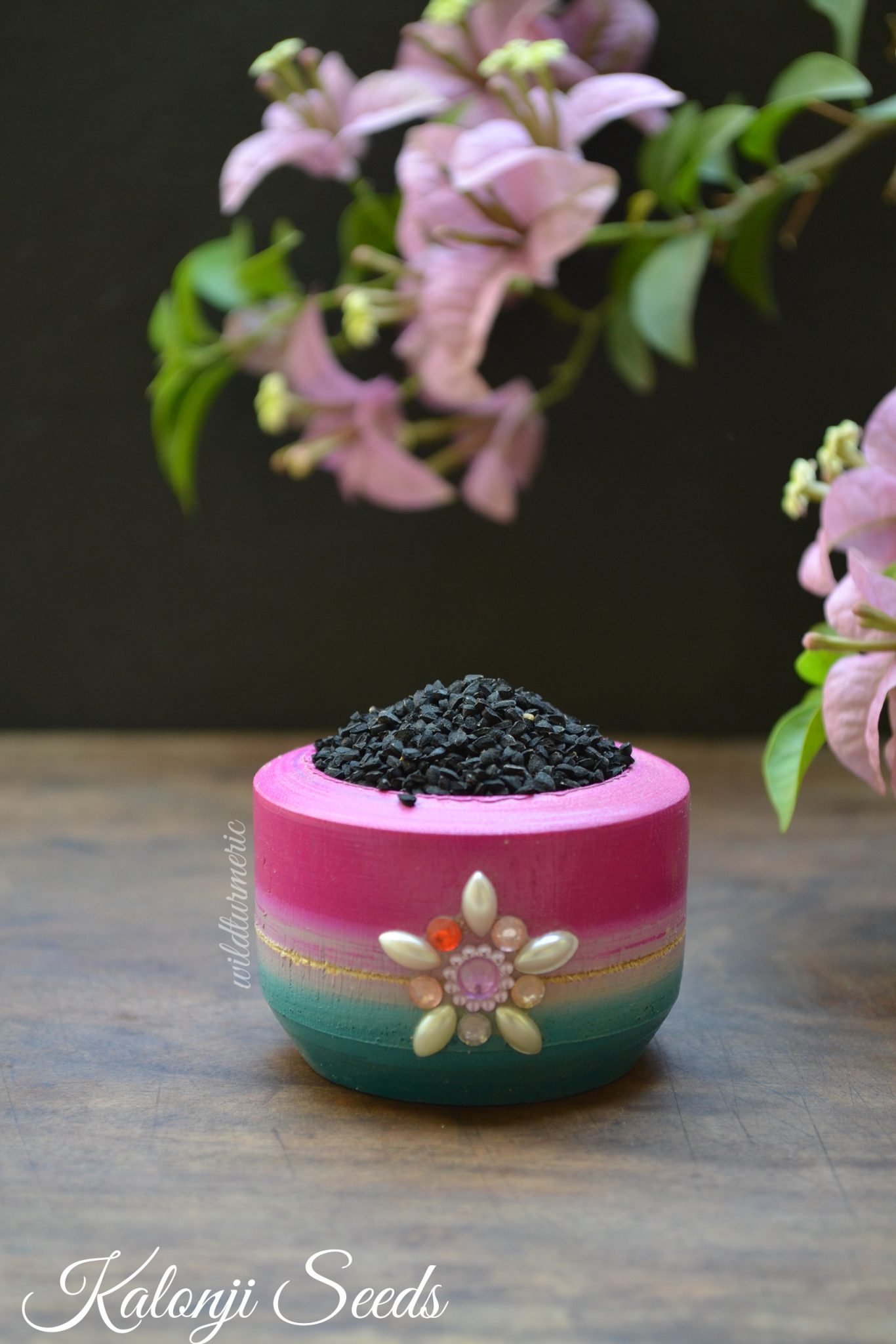 10 Top Benefits Of Kalonji Seeds (Karunjeeragam) - Wildturmeric