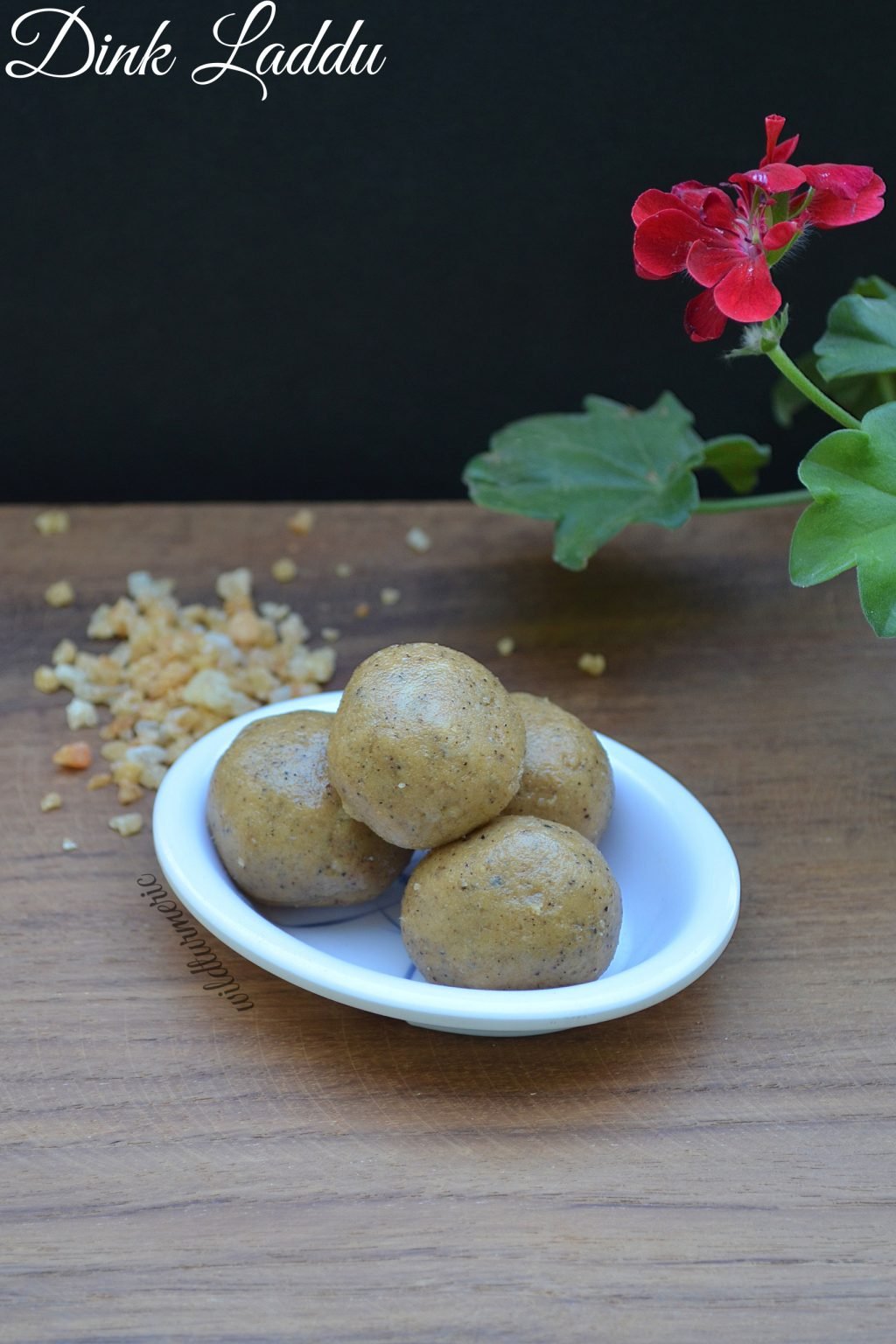 Edible Gum (Gondh): Benefits + Gond Ke Laddu Recipe - Wildturmeric